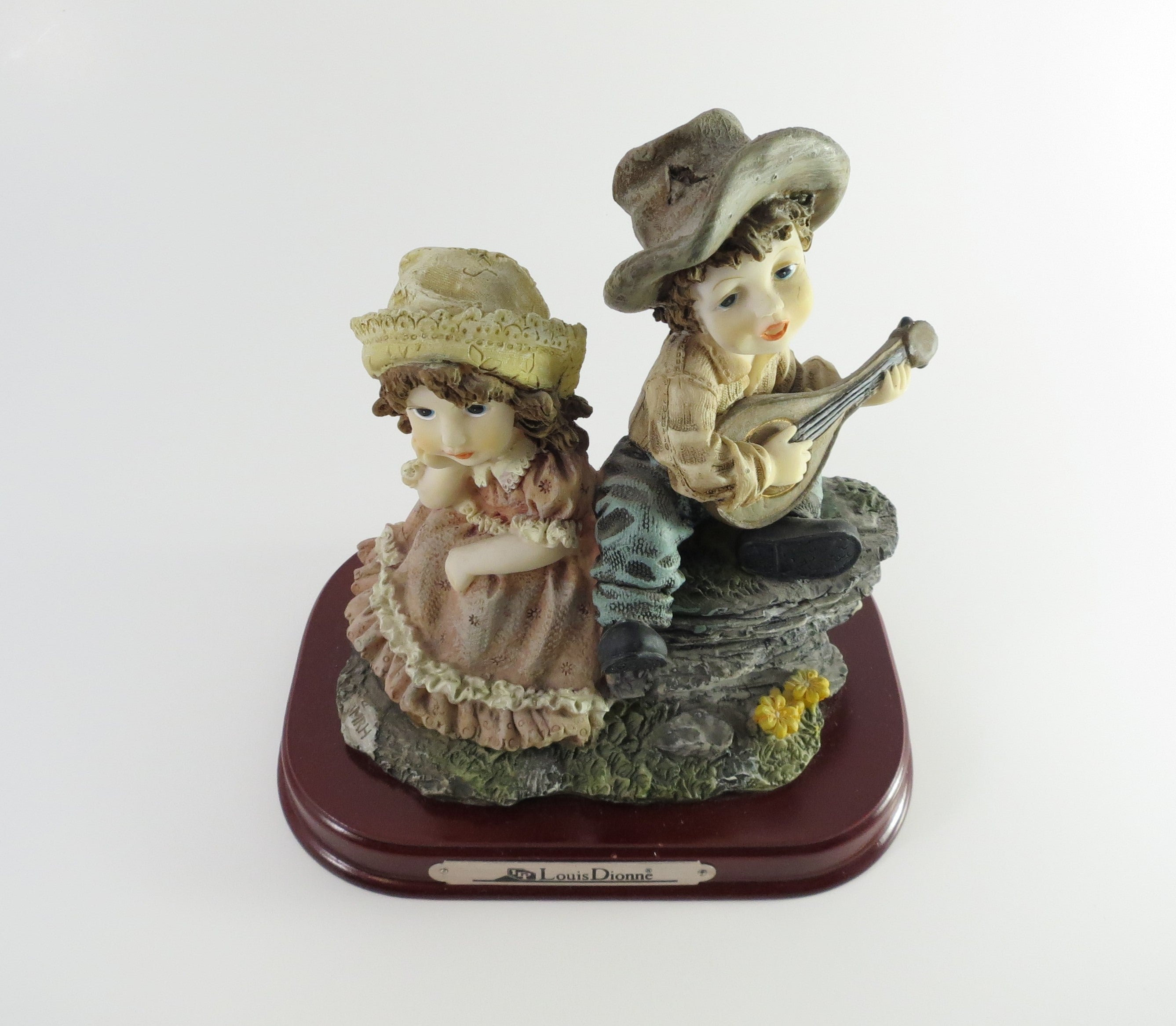 Louis Dionne Figurine, Mandolin